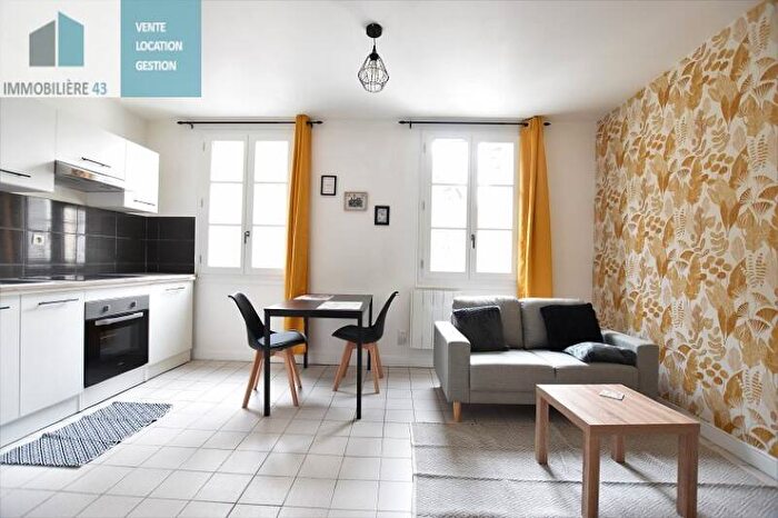 Appartement à louer - Centre Historique, Le Puy-en-Velay - 2 pièces - 1 chambre