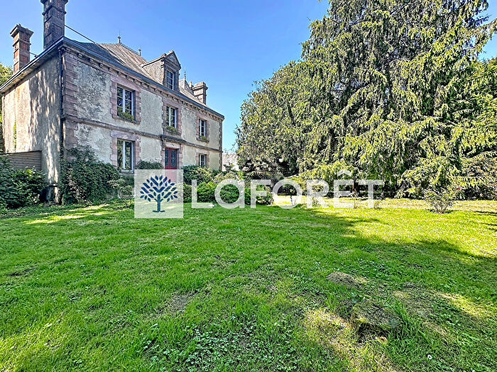 Maison 8 pièces à Saint-Pierre-du-Chemin, à vendre