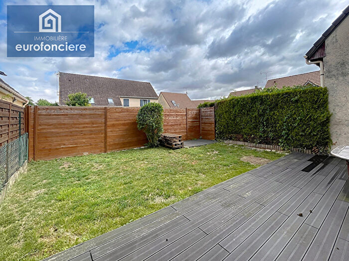 Maison à vendre - Saint-Julien-les-Villas - 6 pièces - 4 chambres