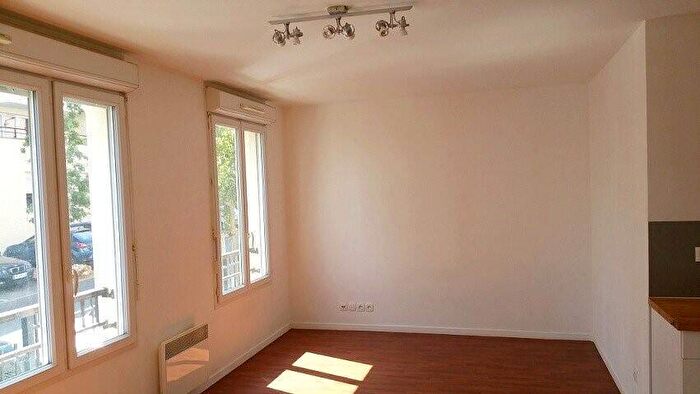 Pressoir-Prompt-Bas Coudray, Corbeil-Essonnes : Appartement 1 pièce à louer