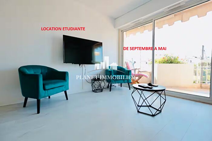 Appartement à louer - Antibes, Antibes-les-Pins, Trianon, Le Fournel, Peyregoue - 2 pièces - 1 chambre