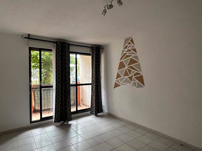 Capouchiné, Nîmes : Appartement 1 pièce à louer