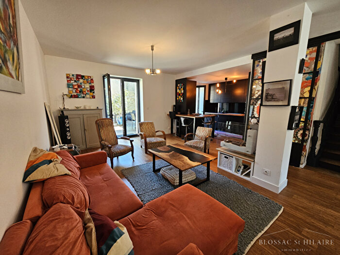 Maison à vendre - Vouillé - 6 pièces - 5 chambres