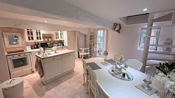 Maison 5 pièces à Châteauneuf-Grasse, à vendre