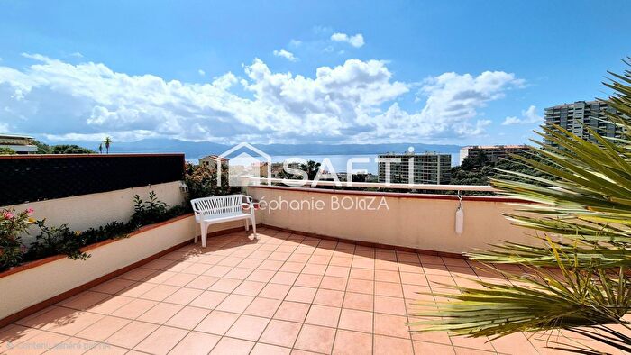 Appartement à vendre - Ajaccio, Les Sanguinaires - 3 pièces - 2 chambres