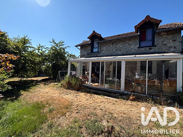 Maison 4 pièces à vendre à Saint-Mamet-la-Salvetat