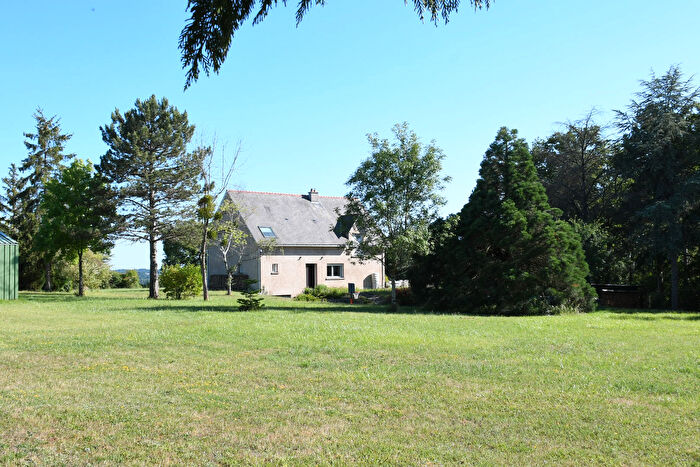 Maison à vendre - Saint-Étienne-de-Chigny - 5 pièces - 4 chambres