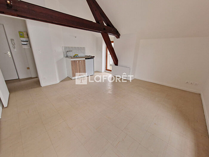 Appartement 2 pièces à Montereau-Fault-Yonne, Ville basse, à louer