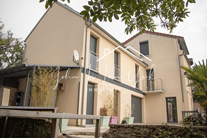 Maison à vendre - Béthemont-la-Forêt - 7 pièces - 4 chambres