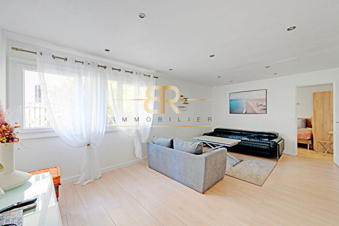 Paris 20ème, Belleville : Appartement 2 pièces à vendre