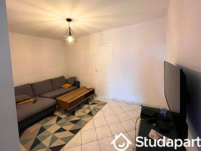 Appartement à louer - Reste des Chenes-Le Ponceau, Cergy - 1 pièce - 1 chambre