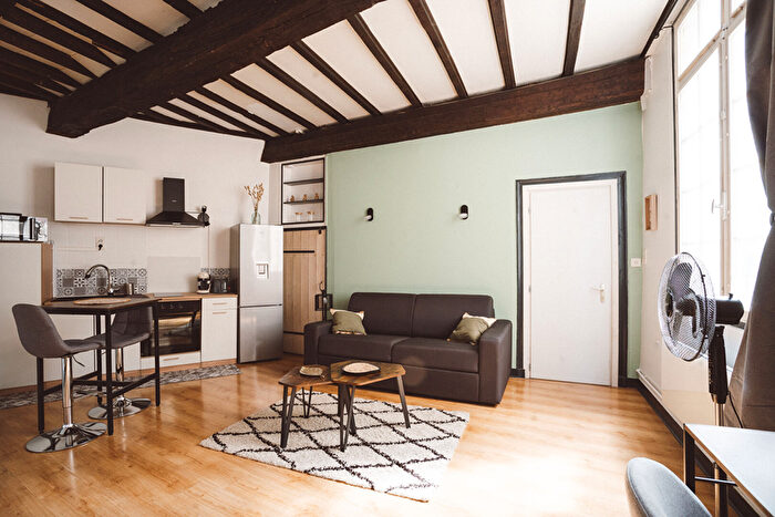 Appartement à louer - Périgueux, Centre-ville, La Gare, Saint-Martin - 1 pièce
