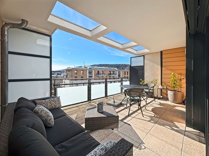 Appartement à vendre - Divonne-les-Bains - 3 pièces - 2 chambres