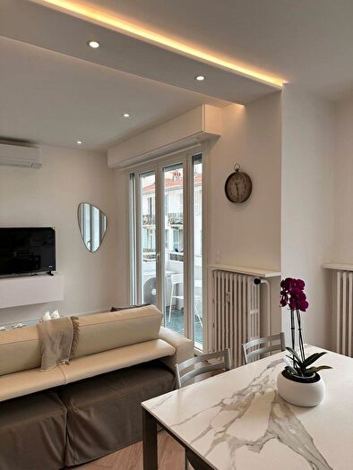 Appartement à louer - Nice - 3 pièces - 2 chambres