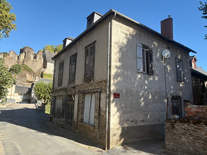 Maison 5 pièces à vendre à Ségur-le-Château