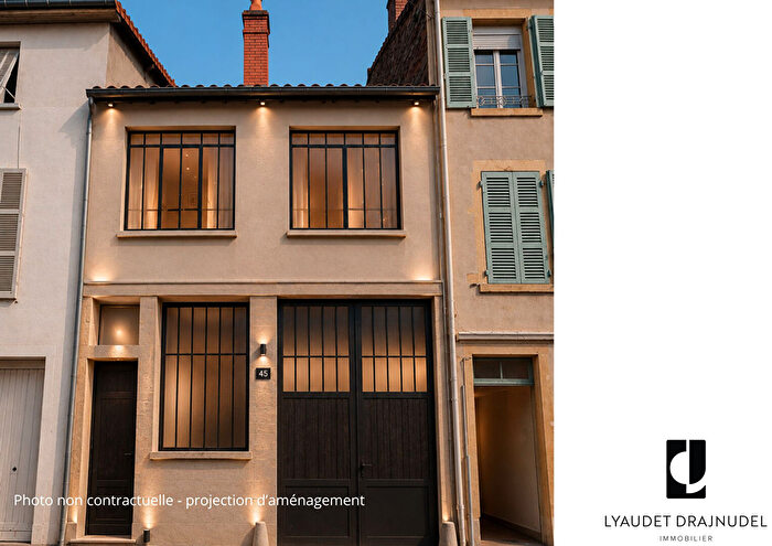 Maison 4 pièces à Charlieu, à vendre