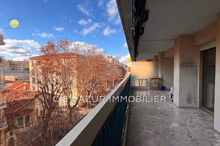 Appartement à louer - Antibes, Coeur de ville - 2 pièces - 1 chambre