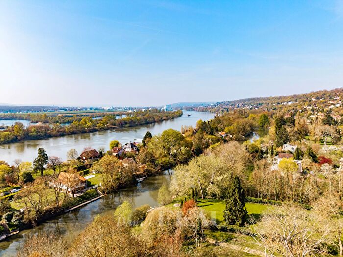 Maison à vendre - Vaux-sur-Seine - 11 pièces - 6 chambres