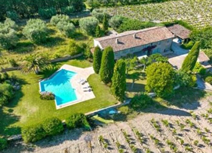 Maison à vendre - Le Castellet - 9 pièces - 7 chambres