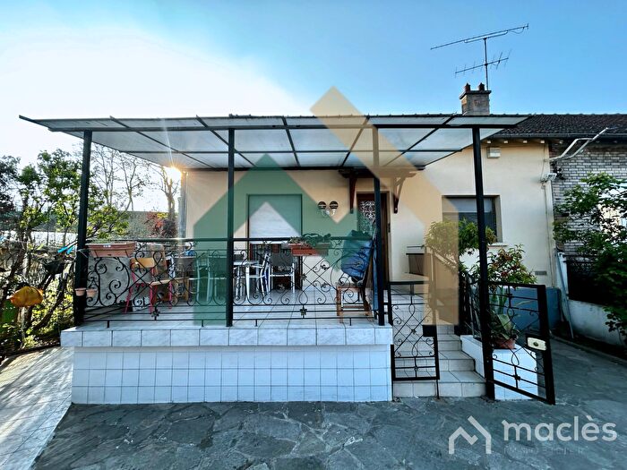 Maison à vendre - La Courneuve, Centre-ville - 5 pièces - 3 chambres