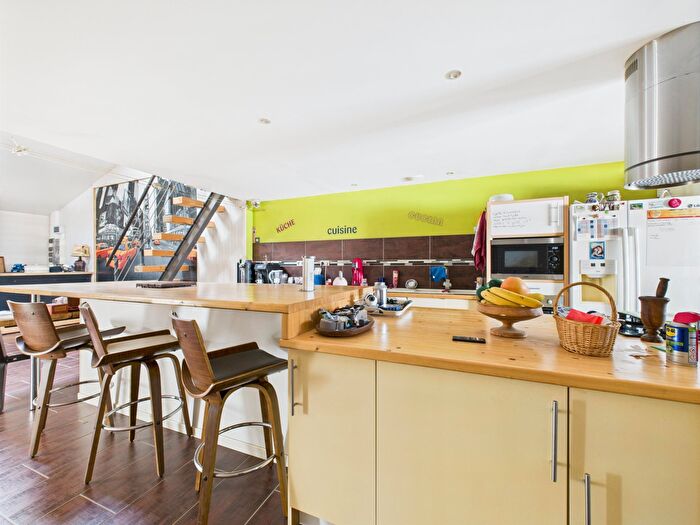 Maison à vendre - Montlieu-la-Garde - 5 pièces - 3 chambres