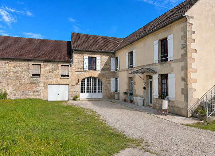 Blaincourt-lès-Précy : Maison 7 pièces à vendre