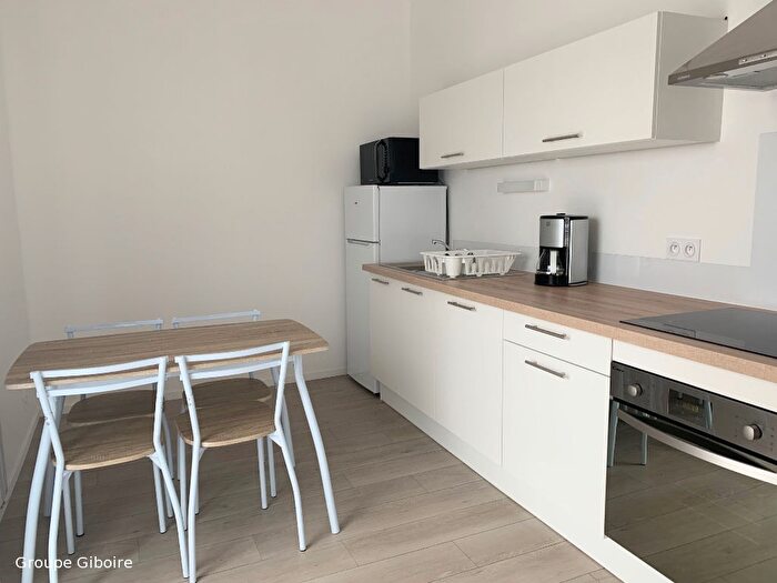 Appartement à louer - Quartiers Nord-Est, La Motte Brûlon - 1 pièce