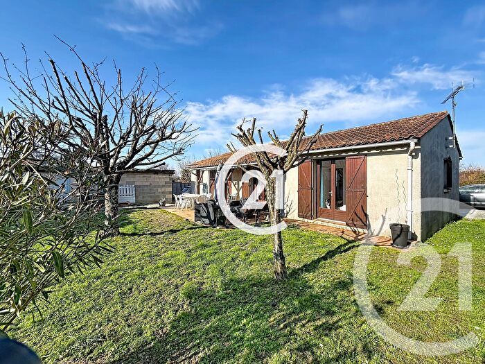 Maison à vendre - Châteaubernard - 4 pièces - 3 chambres