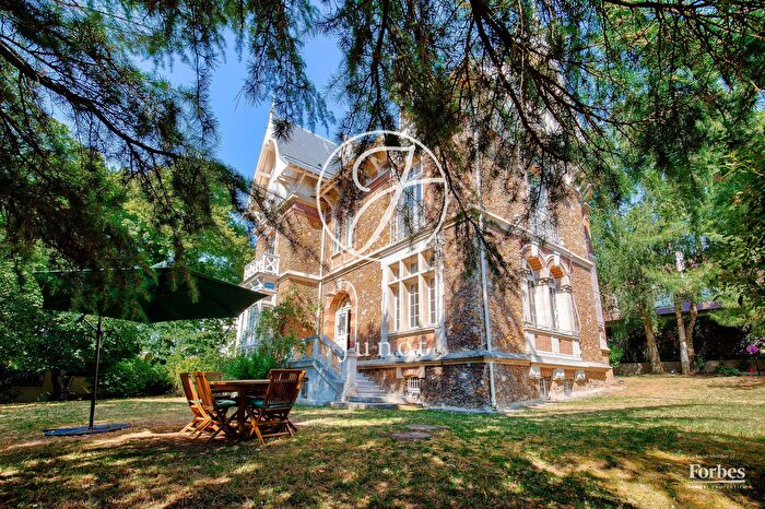 Sèvres, Croix-Bosset, Monesse, Brancas : Maison 9 pièces à vendre