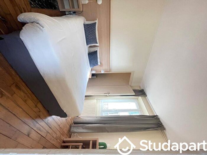 Ville Sud Ouest, Fontainebleau : Appartement 2 pièces à louer