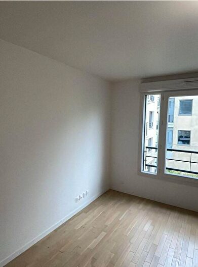 Appartement à louer - Centre Ville, Suresnes - 1 pièce