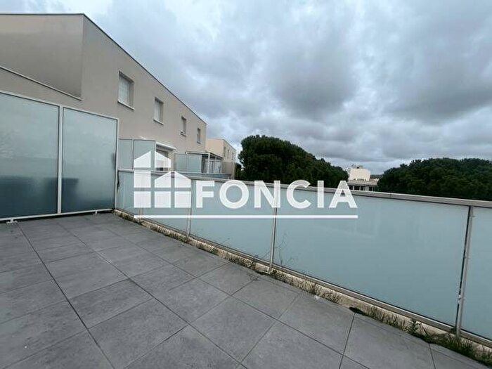 Appartement à louer - Du Guesclin, Béziers - 2 pièces - 1 chambre