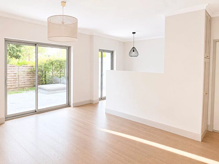 Appartement 5 pièces à louer à Colombes, Agent Sarre