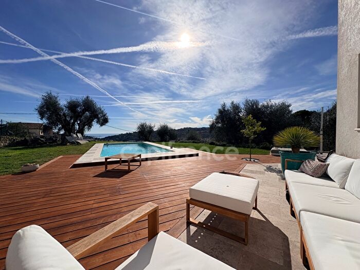 Maison à vendre - Vallauris, Les Issarts, Subreville - 6 pièces - 4 chambres