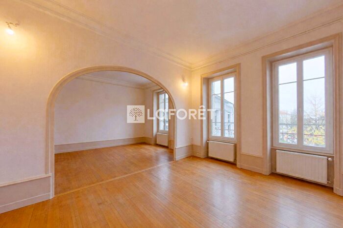 Appartement à louer - Centre Ville, Bourg-en-Bresse - 5 pièces - 3 chambres