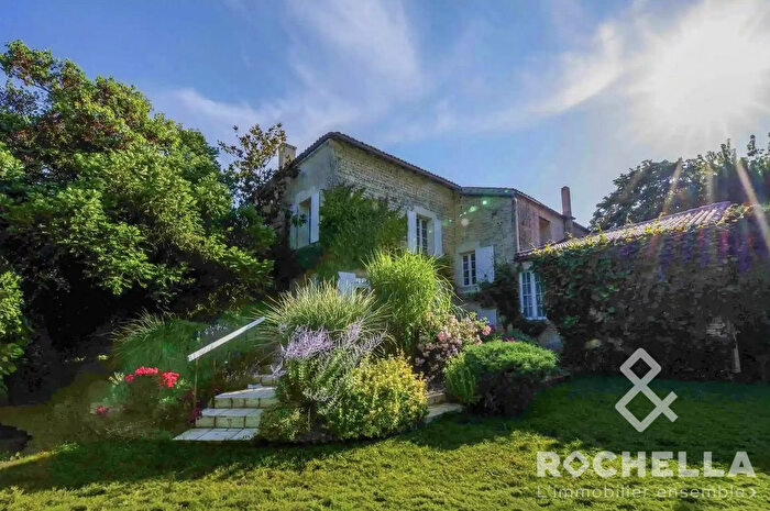 Duil-sur-le-Mignon, Doeuil-sur-le-Mignon : Maison 10 pièces à vendre