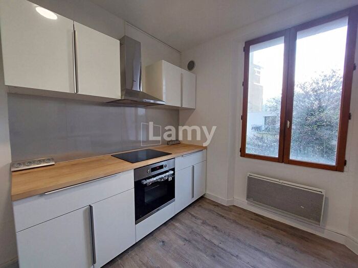Appartement à louer - Championnet-Caserne de Bonne, Grenoble - 3 pièces - 2 chambres