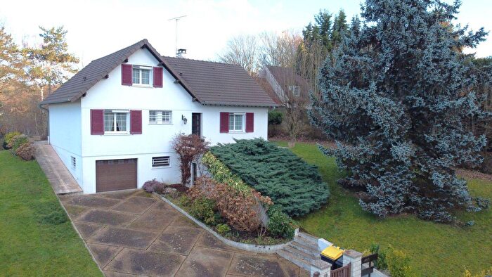 Maison à louer - Les Mesnuls - 6 pièces - 4 chambres