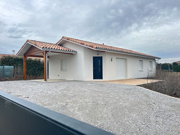 Saint-Pierre-du-Mont : Maison 5 pièces à louer