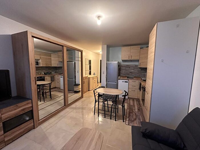 Appartement à louer - Boissy-Saint-Léger, Centre-ville, Progrès - 1 pièce