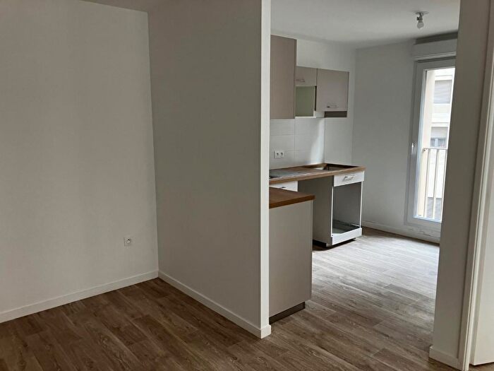 Appartement à louer - Bobigny, Centre-ville - 3 pièces - 2 chambres