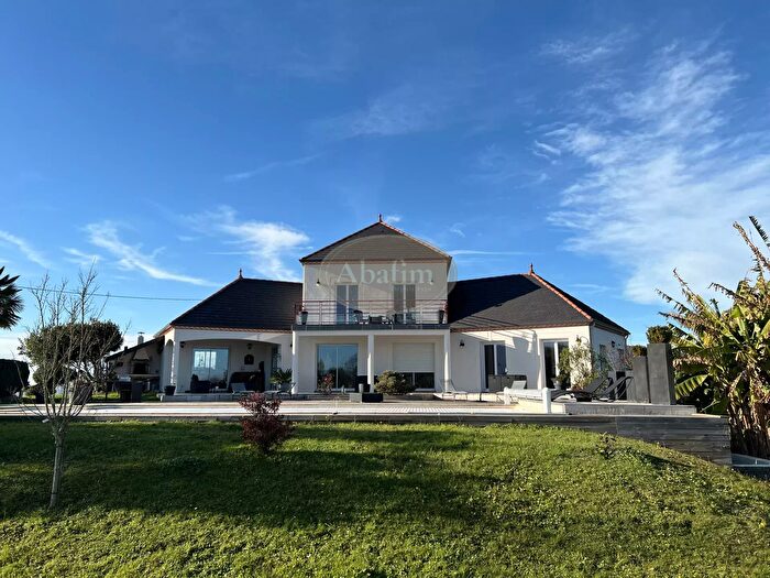 Maison à vendre - Nay - 7 pièces - 5 chambres