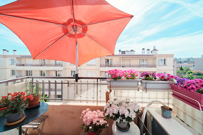 Lyon 8ème, La Plaine, Santy : Appartement 2 pièces à vendre