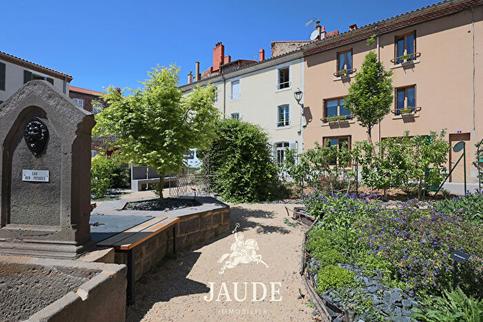 Maison à vendre - Issoire, Centre-ville, Barrière - 5 pièces - 4 chambres