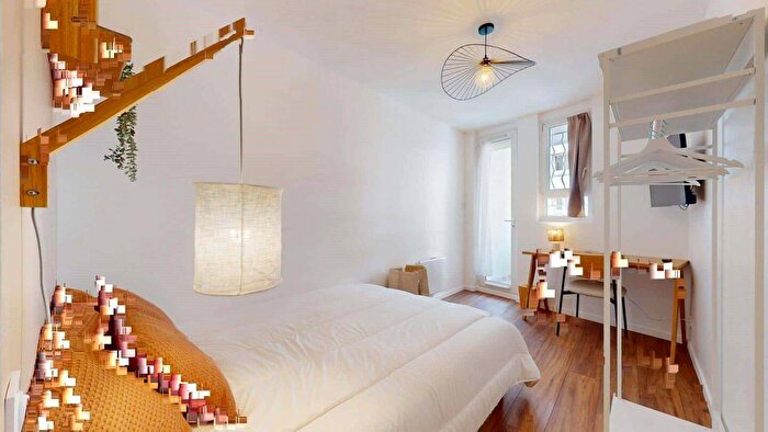 Appartement à louer - Cinq Avenues, Marseille ème arrondissement - 1 pièce