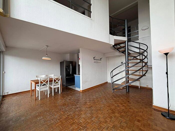 Appartement à louer - Centre-Neuf Bourg-Quesnoy-Delsaux-Musée-Cannoniers-Gare, Valenciennes - 3 pièces - 2 chambres