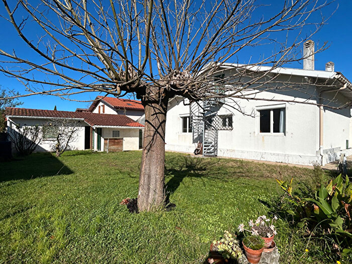 Maison à vendre - Saint-Vincent-de-Tyrosse - 5 pièces - 4 chambres