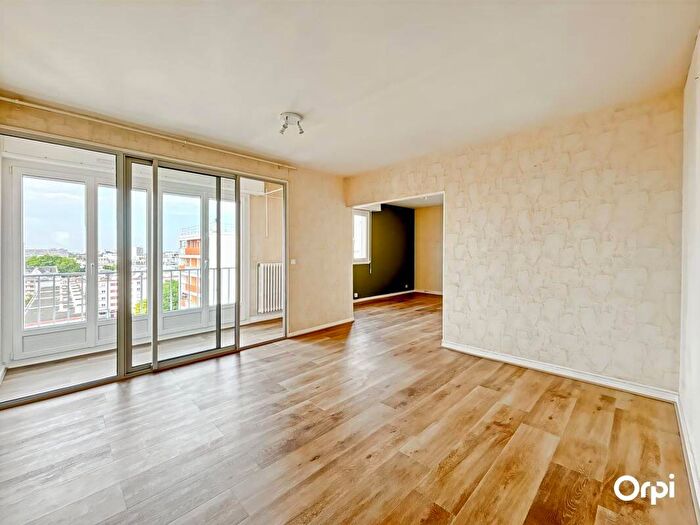 Appartement 4 pièces à Centre Ville, Lorient, à louer