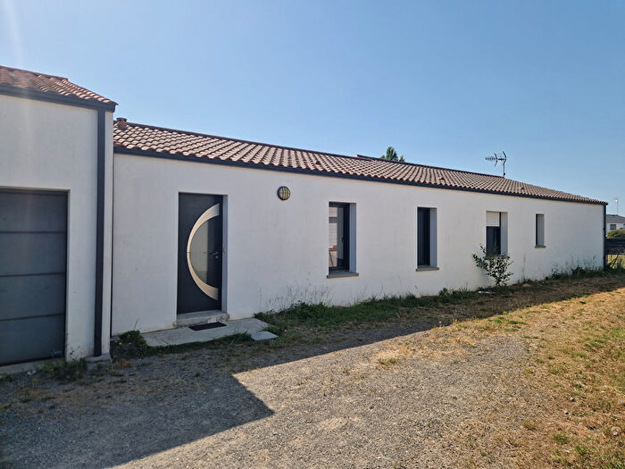 Maison 6 pièces à Challans, Route de Cholet, Route de la Roche-sur-Yon, à vendre