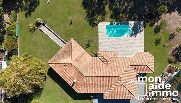 Maison 7 pièces à Camarsac, à vendre
